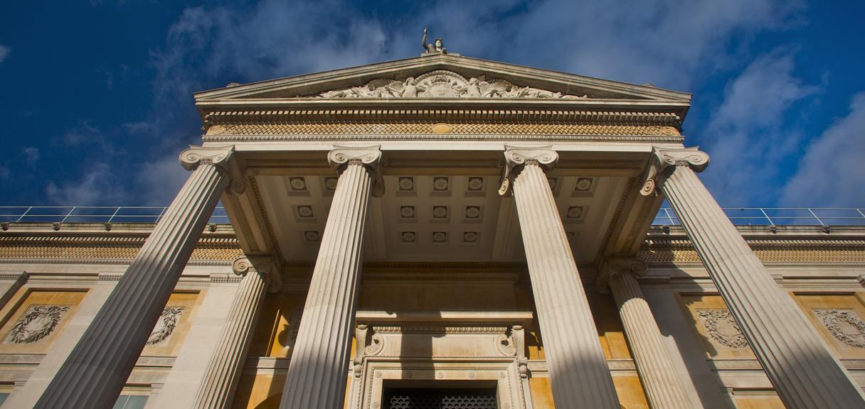Walk to Ashmolean Museum | St Cross College