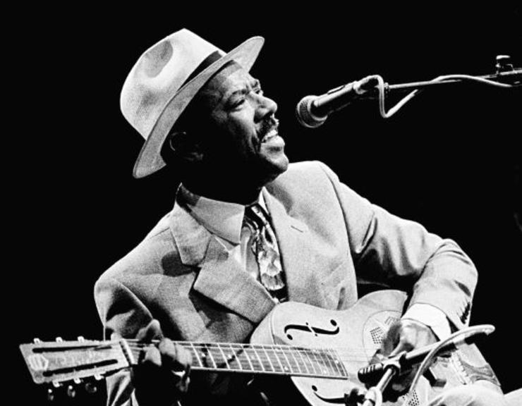 College Holds Concert By Acclaimed Blues Artist Michael Roach | St ...